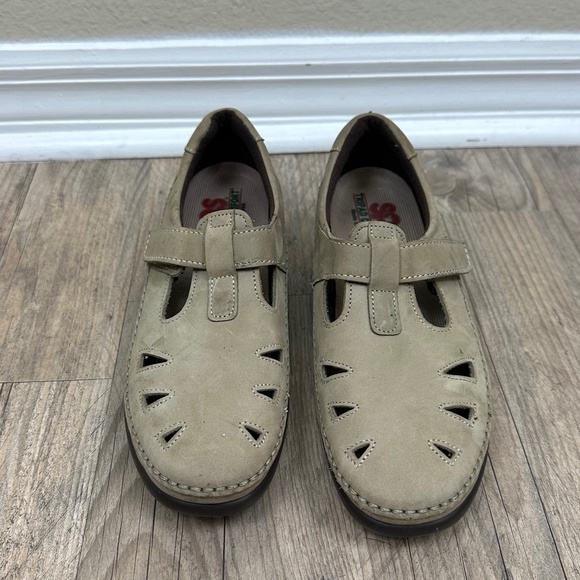 SAS | Shoes | Sas Roamer Tan Tripad Comfort Cutouts Fisherman Loafer ...